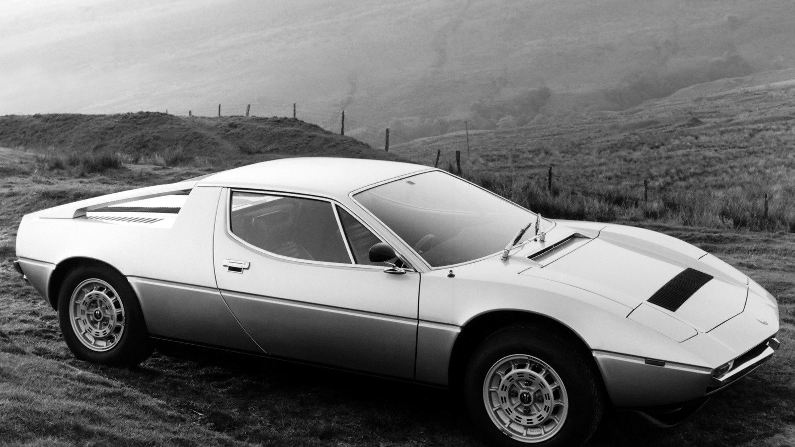 30 V6 classic car greats | Classic & Sports Car