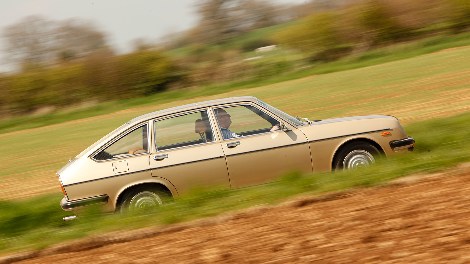 10 classic cars that look like hatchbacks, but aren’t | Classic ...