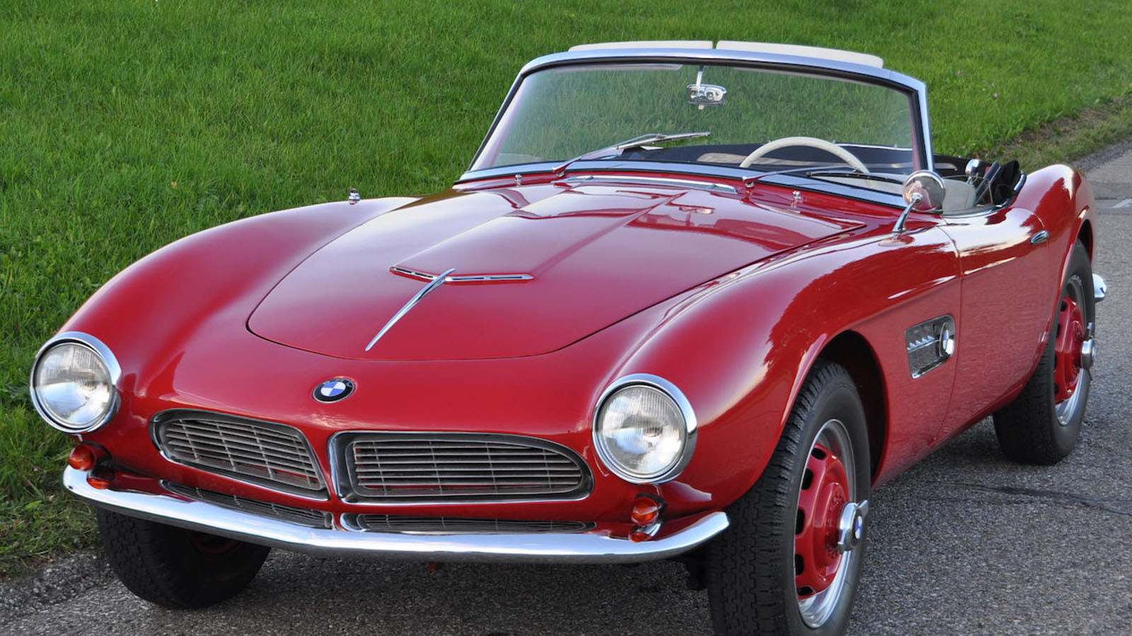 30 klassieke V8 Roadsters | Classic & Sports Car