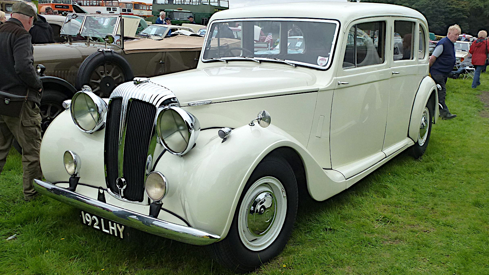 30 cars of the British royal family | Classic & Sports Car