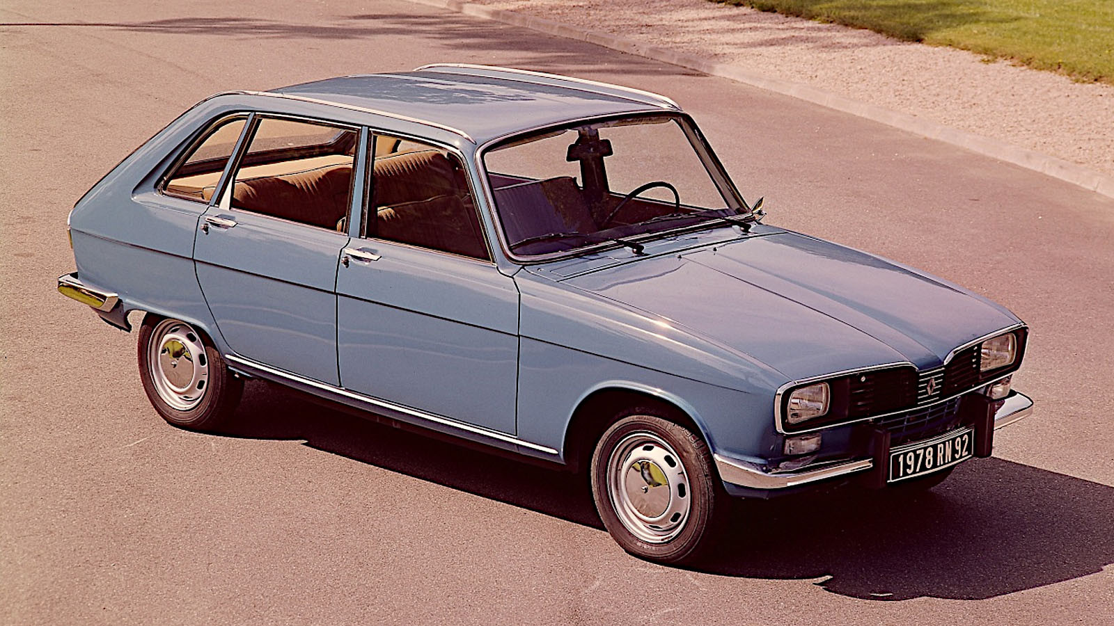 60 años+ del Renault 16 y su sorprendente motor | Classic & Sports Car
