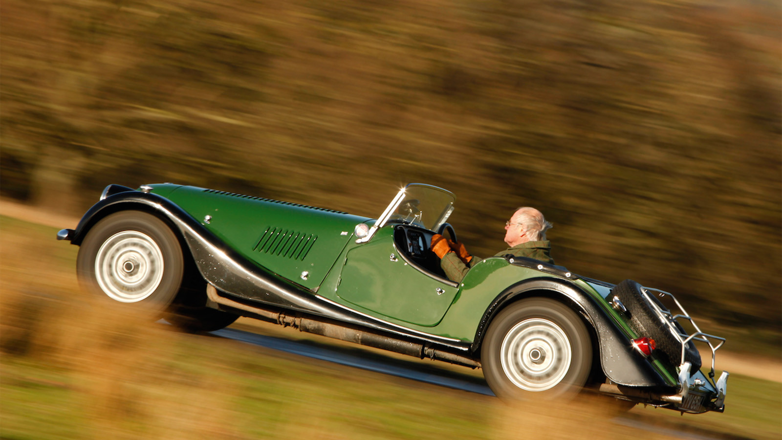 30 roadsters V8 clássicos | Classic & Sports Car