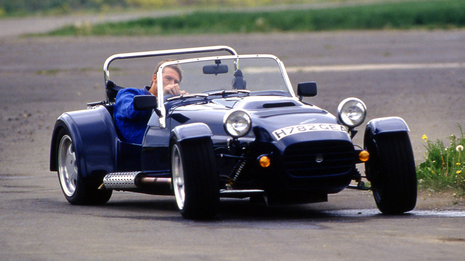 30 roadsters V8 classiques | Classic & Sports Car