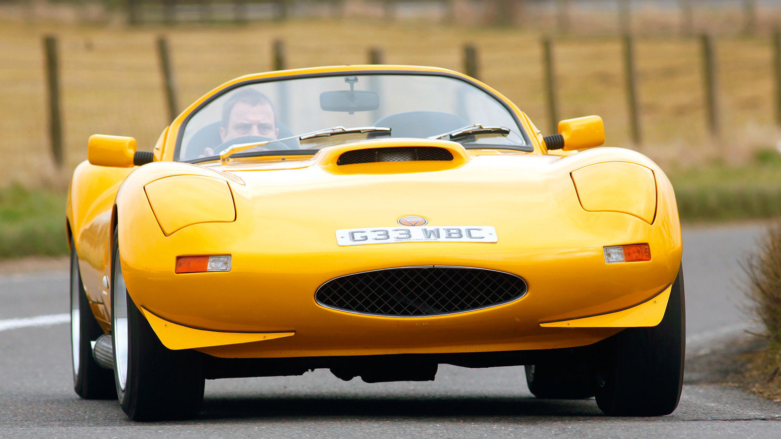 30 klassische V8-Roadster | Classic & Sports Car