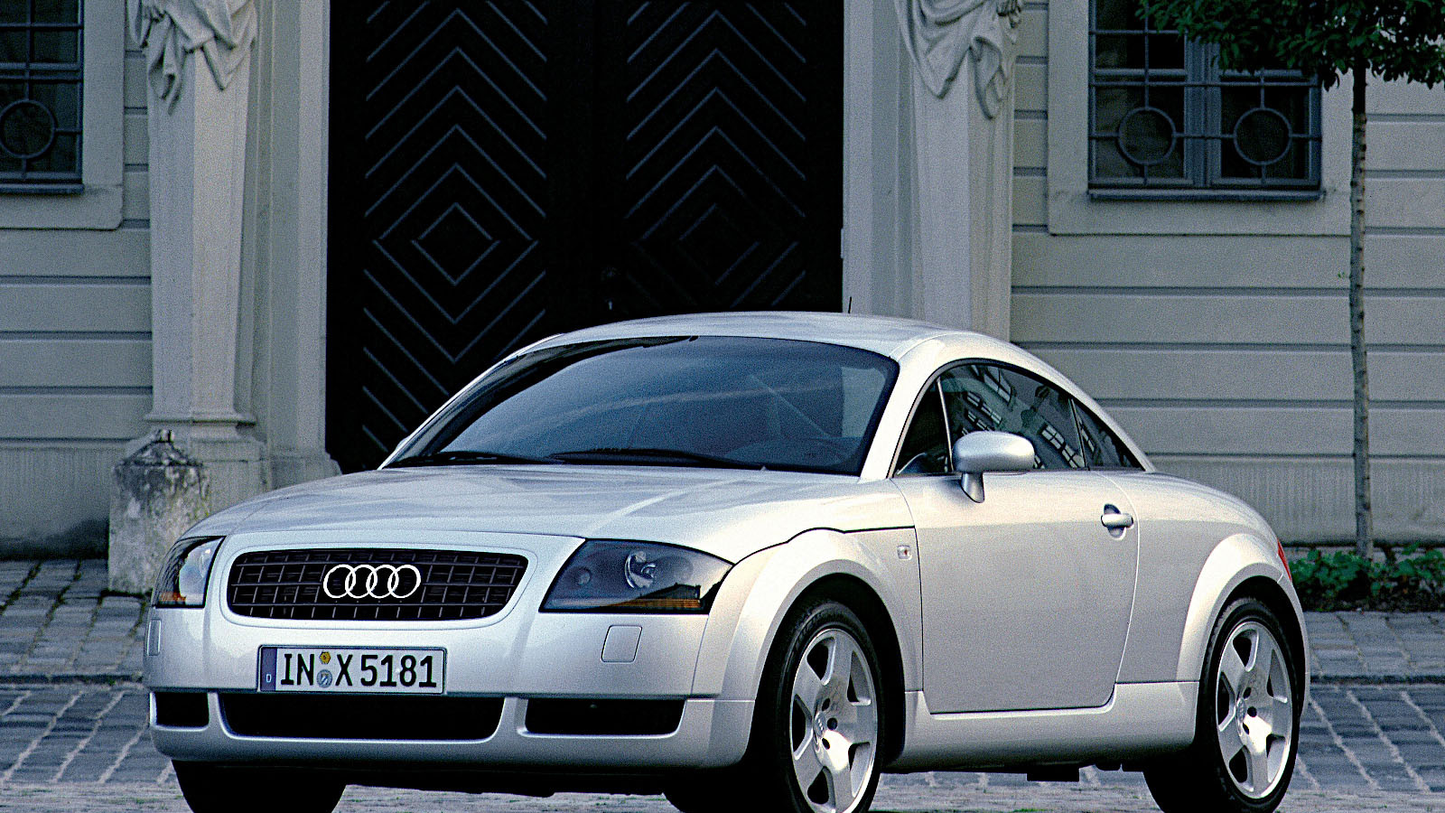 Sportieve auto's die niet zo sportief waren | Classic & Sports Car