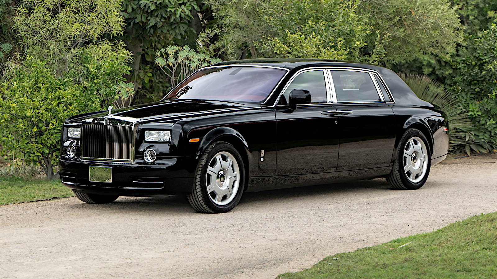 100 years of the Rolls-Royce Phantom | Classic & Sports Car