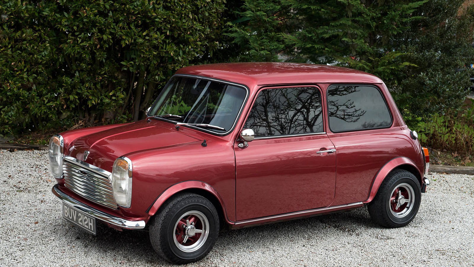 25 compact luxury cars | Classic & Sports Car