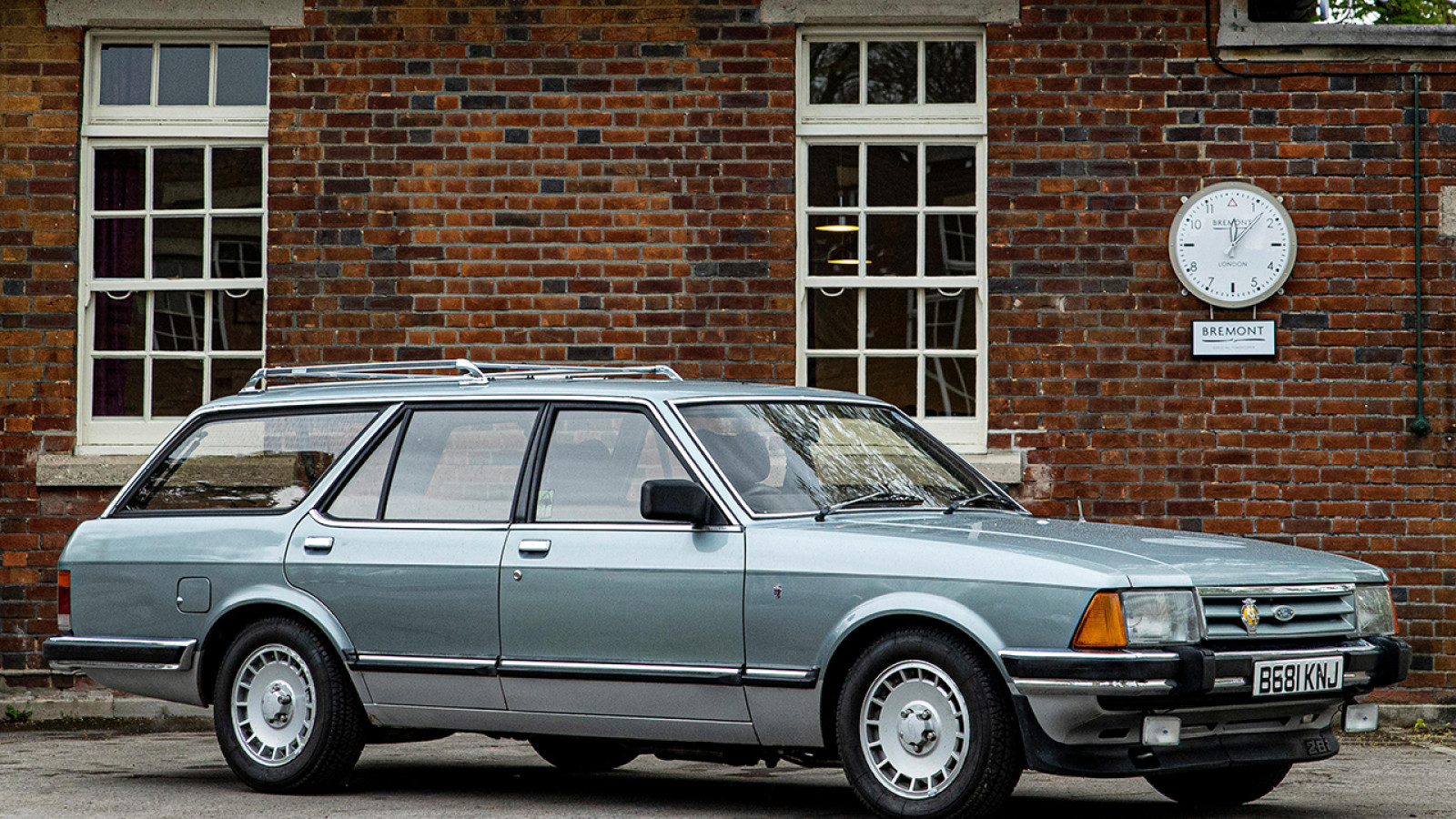 20 classic cars for dog owners | Classic & Sports Car