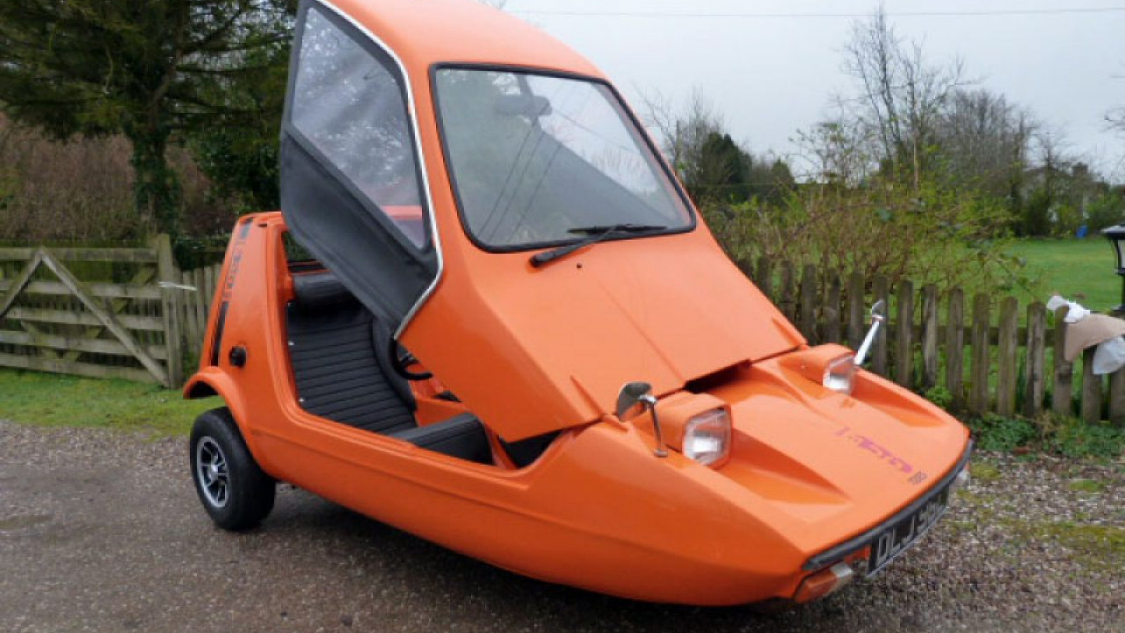 20 striking classics in this huge collection | Classic & Sports Car