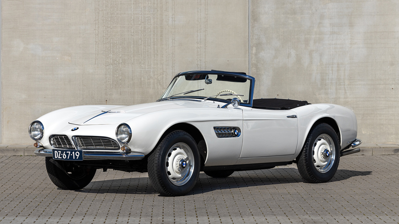 16 BMW súper raros a la venta este mes | Classic & Sports Car