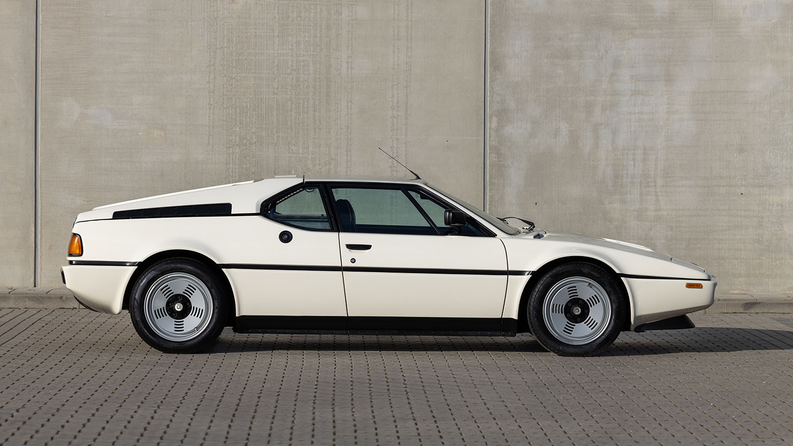 16 BMW súper raros a la venta este mes | Classic & Sports Car